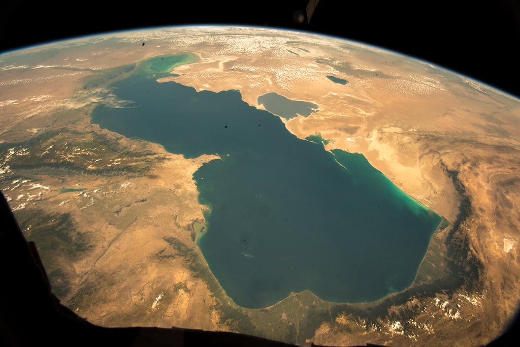 Inside the unique maritime and meteorological conditions of the Caspian Sea