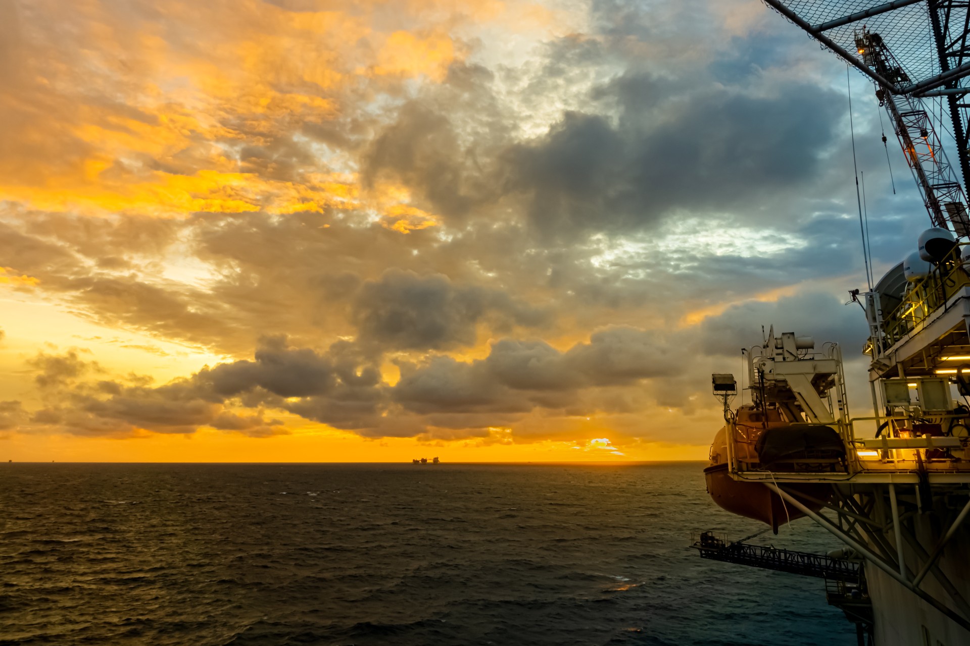 The economic importance of marine weather monitoring in the Caspian Sea